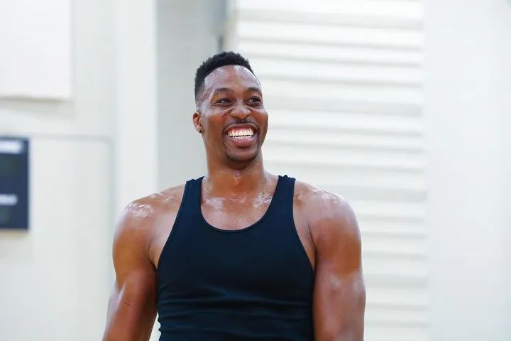 魔兽霍华Dwight Howard加盟云豹 大股东云豹能源两天股价涨超过13%｜壹苹新闻网