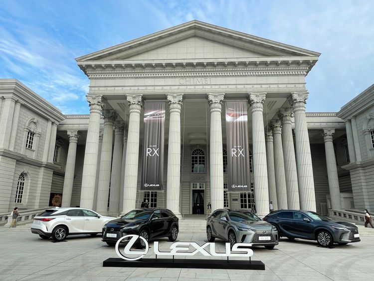 Lexus大改款RX奇美博物館盛大發表 科技大躍進10車型選擇售價245萬元起｜壹蘋新聞網
