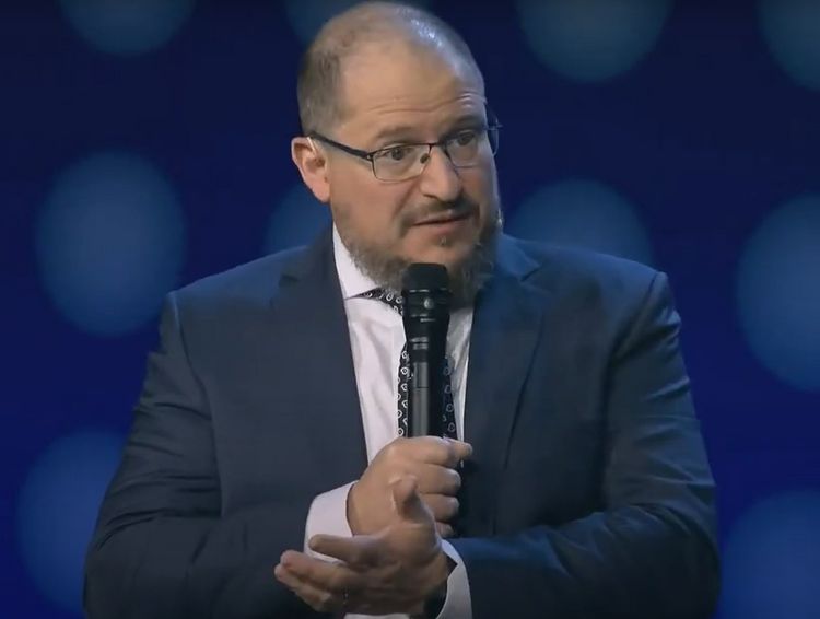 高通CEO：AI技术正推动设备全面升级 从手机、VR到汽车｜壹苹新闻网